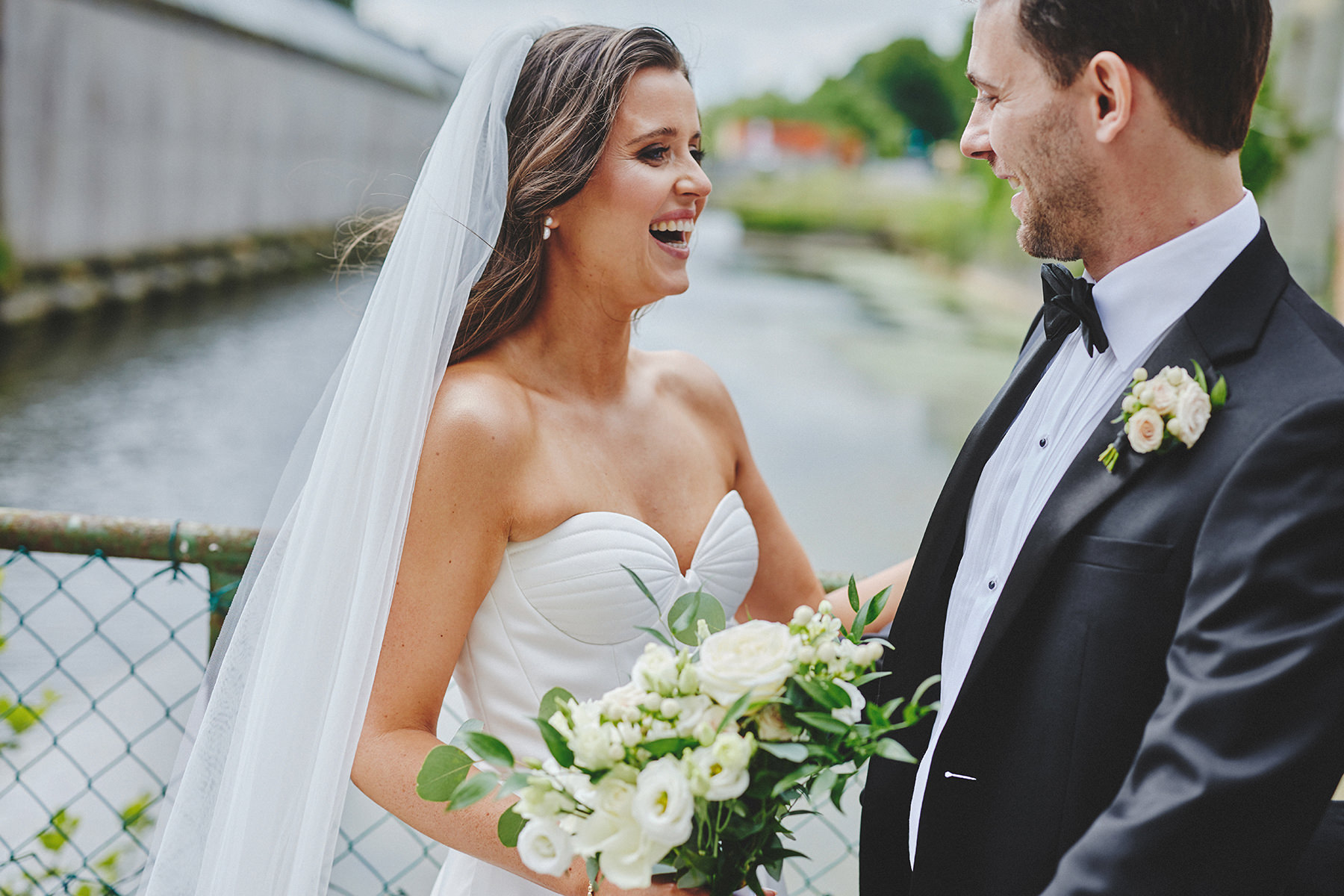 Top 10 Tips for Perfect Poses in Your Wedding Photos - Bride Guide ...