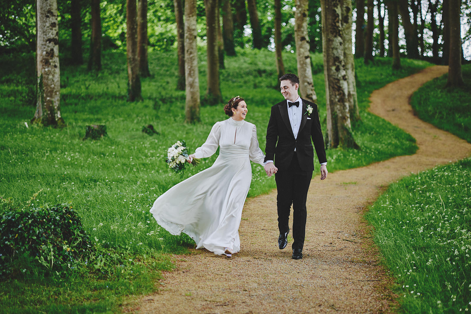 Top 10 Tips for Perfect Poses in Your Wedding Photos - Bride Guide ...